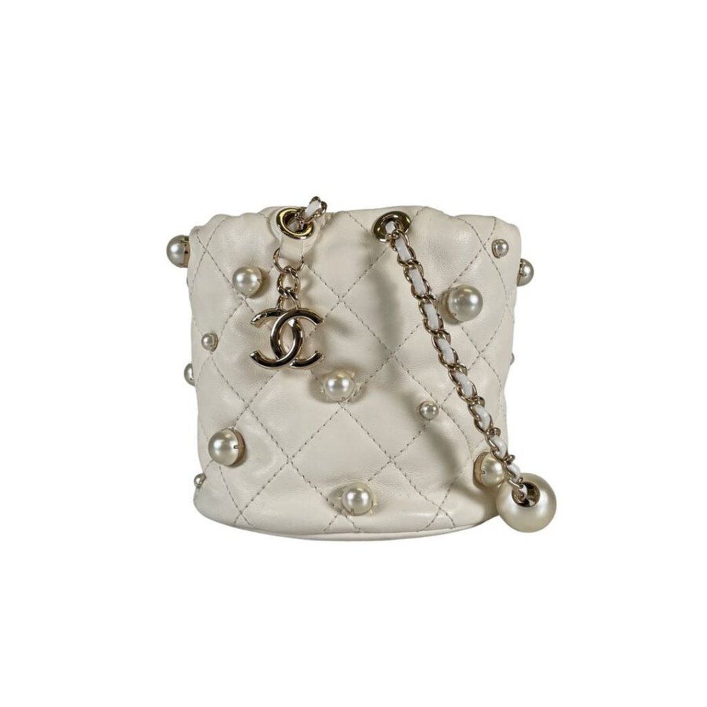 Chanel About Pearls Bucket Bag 21S White Lambskin - Luxe Du Jour