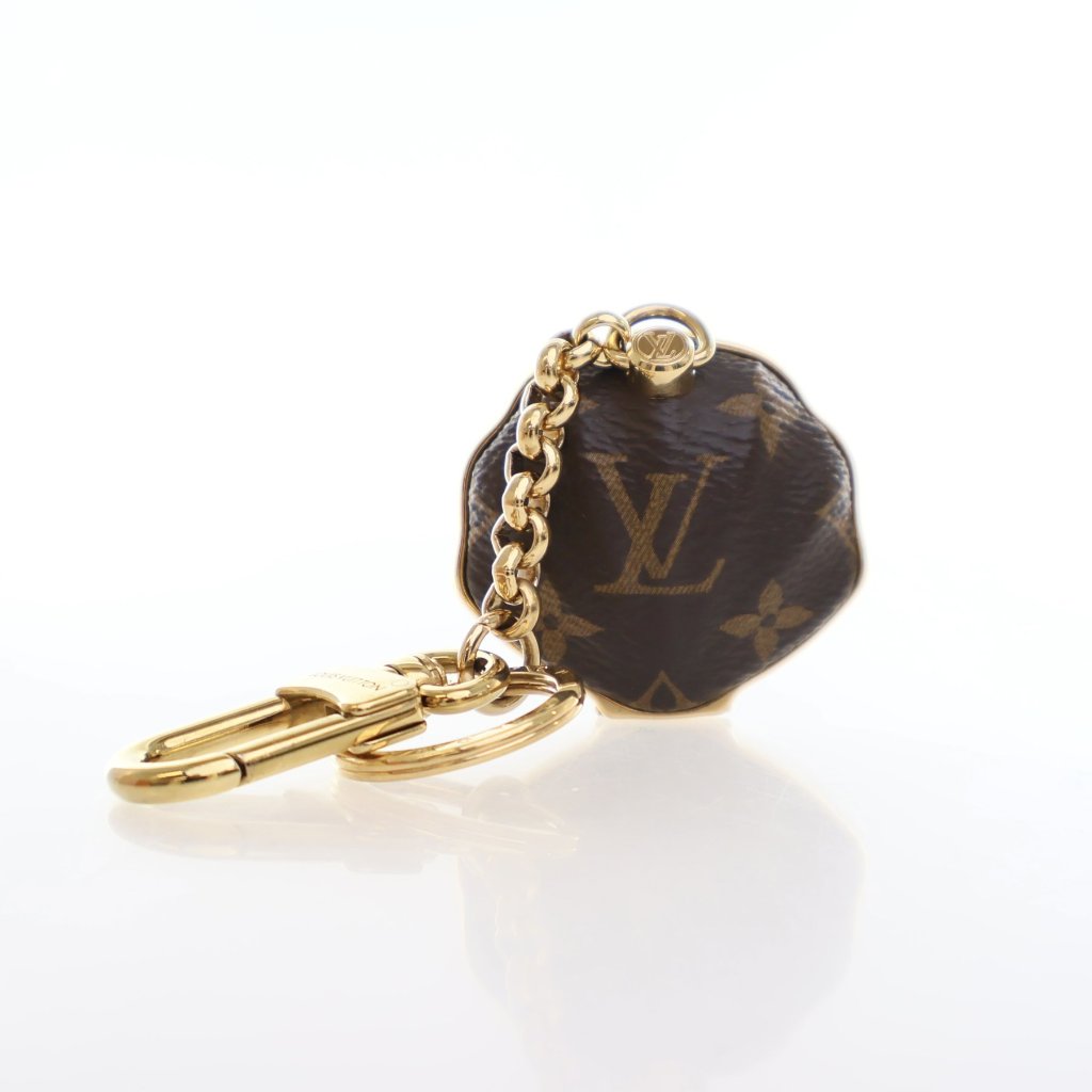 Louis Vuitton Shell Charm - Luxe Du Jour